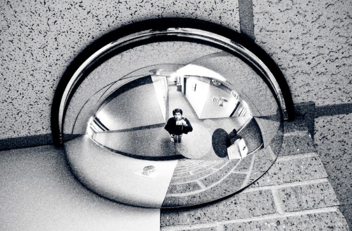 How to Spot a One-way Mirror - A Life Spent Wondering